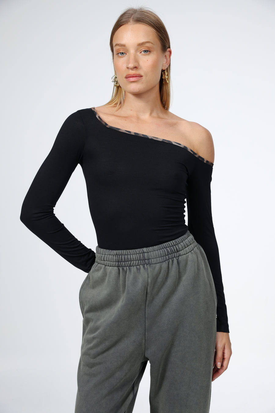 Temptation Black Drop Shoulder Top – SEESTARZ